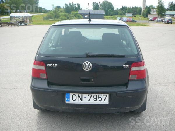 Black Volkswagen Golf 2003 in Cesis, with an engine capacity of 1.90 L and mileage of 347 thousand km for 1190 €, photo 6 on AUTOMOTO.COM.LV