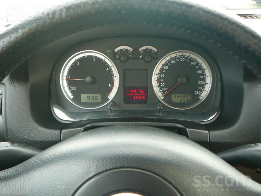Melns Volkswagen Golf 2003 Cēsis, ar dzinēja tilpumu 1.90 L un nobraukumu 347 tūkst. km par 1190 €, foto 15 vietnē AUTOMOTO.COM.LV