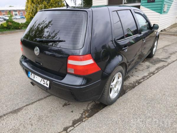 Black Volkswagen Golf 2003 in Riga, with an engine capacity of 1.60 L and mileage of 197 thousand km for 1200 €, photo 3 on AUTOMOTO.COM.LV