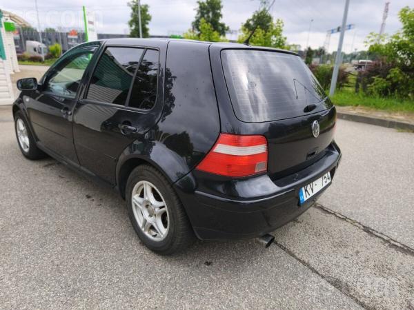 Black Volkswagen Golf 2003 in Riga, with an engine capacity of 1.60 L and mileage of 197 thousand km for 1200 €, photo 4 on AUTOMOTO.COM.LV
