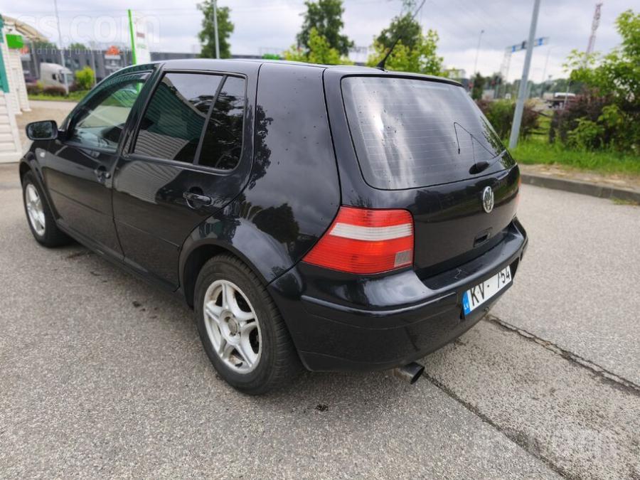 Melns Volkswagen Golf 2003 Rīga, ar dzinēja tilpumu 1.60 L un nobraukumu 197 tūkst. km par 1200 €, foto 5 vietnē AUTOMOTO.COM.LV