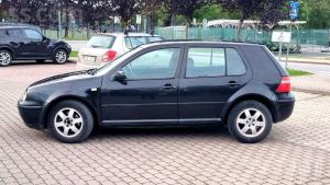 Black Volkswagen Golf 2003 in Riga, with an engine capacity of 1.90 L and mileage of 453 thousand km for 1450 €, photo 9 on AUTOMOTO.COM.LV