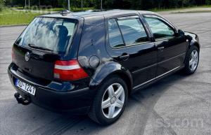 Melns Volkswagen Golf 2003 Valmiera, ar dzinēja tilpumu 1.60 L un nobraukumu 326 tūkst. km par 1595 €, foto 5 vietnē AUTOMOTO.COM.LV