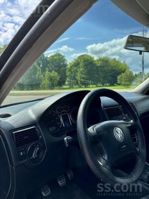 Melns Volkswagen Golf 2003 Valmiera, ar dzinēja tilpumu 1.60 L un nobraukumu 326 tūkst. km par 1595 €, foto 10 vietnē AUTOMOTO.COM.LV