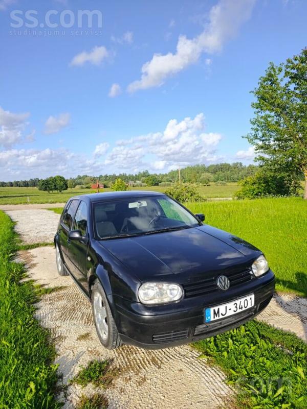 Melns Volkswagen Golf 2003 Liepāja, ar dzinēja tilpumu 1.90 L un nobraukumu 377 tūkst. km par 1700 €, foto 1 vietnē AUTOMOTO.COM.LV