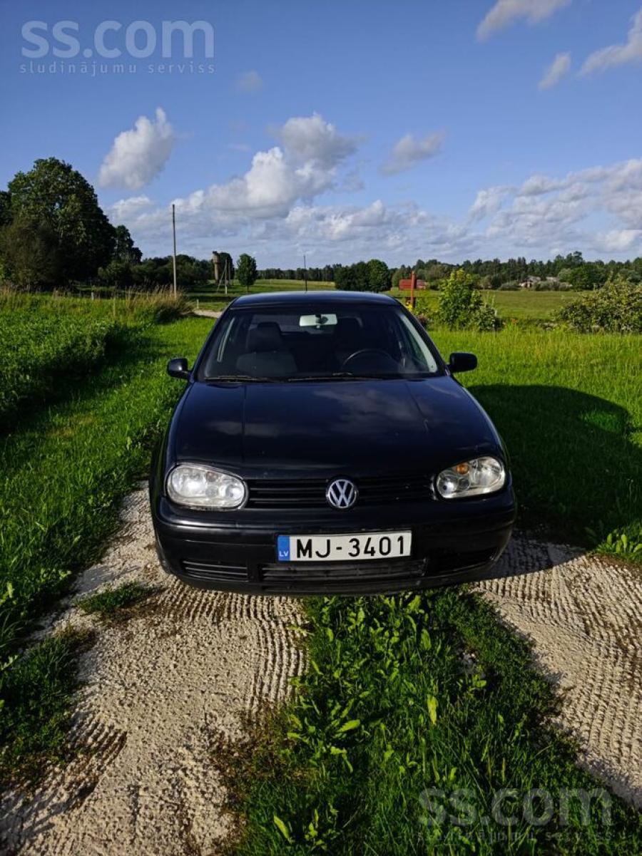 Black Volkswagen Golf 2003 in Liepaja, with an engine capacity of 1.90 L and mileage of 377 thousand km for 1700 €, photo 3 on AUTOMOTO.COM.LV