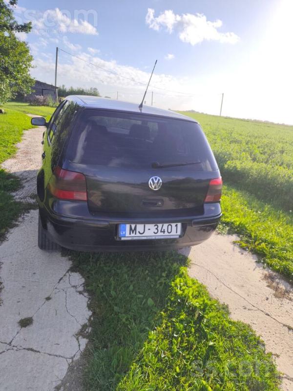 Melns Volkswagen Golf 2003 Liepāja, ar dzinēja tilpumu 1.90 L un nobraukumu 377 tūkst. km par 1700 €, foto 3 vietnē AUTOMOTO.COM.LV