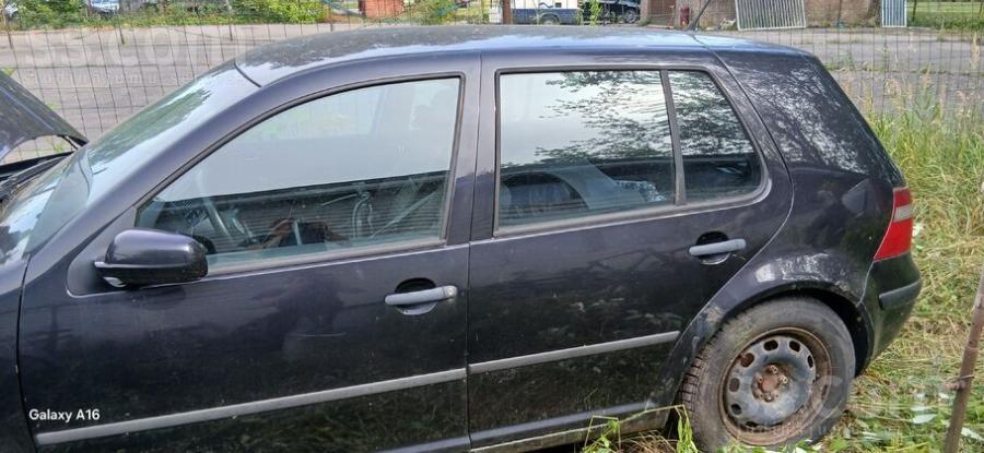 Melns Volkswagen Golf 2003 Ogre, ar dzinēja tilpumu 1.90 L un nobraukumu 295 tūkst. km par 700 €, foto 5 vietnē AUTOMOTO.COM.LV