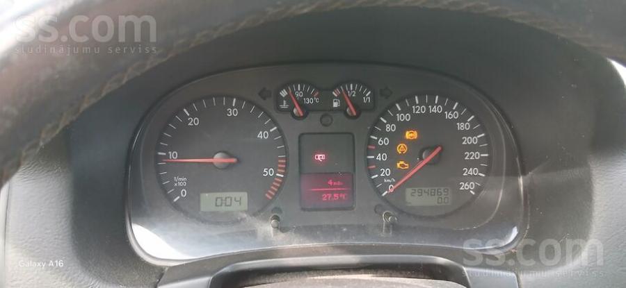 Melns Volkswagen Golf 2003 Ogre, ar dzinēja tilpumu 1.90 L un nobraukumu 295 tūkst. km par 700 €, foto 7 vietnē AUTOMOTO.COM.LV