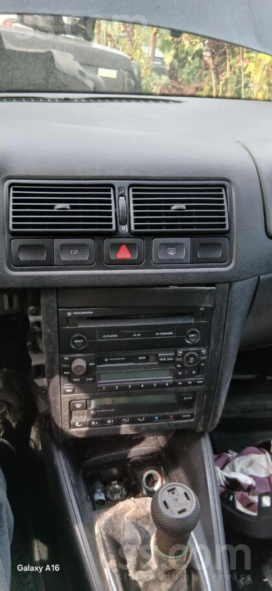 Melns Volkswagen Golf 2003 Ogre, ar dzinēja tilpumu 1.90 L un nobraukumu 295 tūkst. km par 700 €, foto 10 vietnē AUTOMOTO.COM.LV