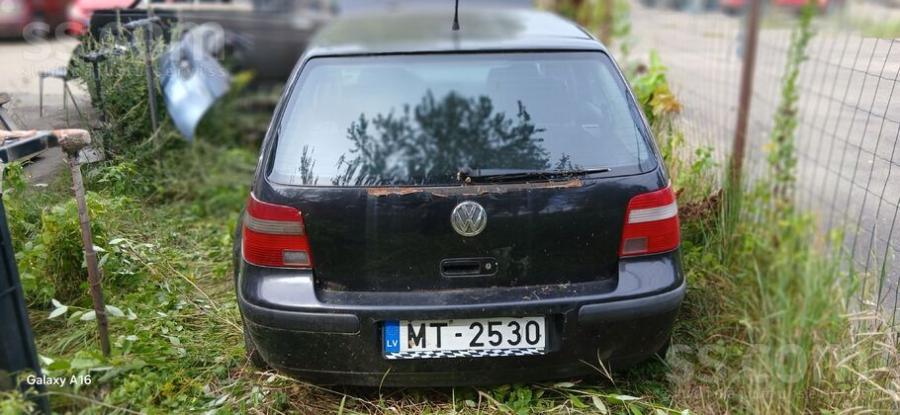 Melns Volkswagen Golf 2003 Ogre, ar dzinēja tilpumu 1.90 L un nobraukumu 295 tūkst. km par 700 €, foto 22 vietnē AUTOMOTO.COM.LV