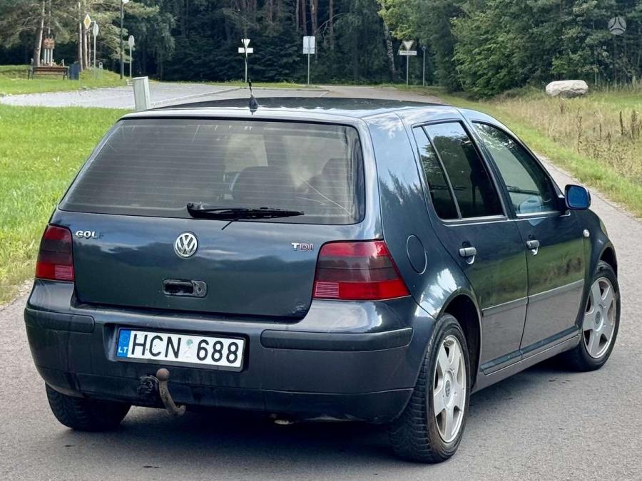 Melns Volkswagen Golf 2003 Radviliškis, ar dzinēja tilpumu 1.90 L un nobraukumu 274 tūkst. km par 1000 €, foto 7 vietnē AUTOMOTO.COM.LV