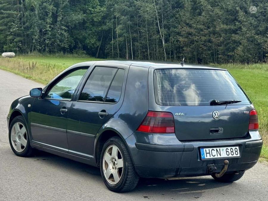 Melns Volkswagen Golf 2003 Radviliškis, ar dzinēja tilpumu 1.90 L un nobraukumu 274 tūkst. km par 1000 €, foto 8 vietnē AUTOMOTO.COM.LV