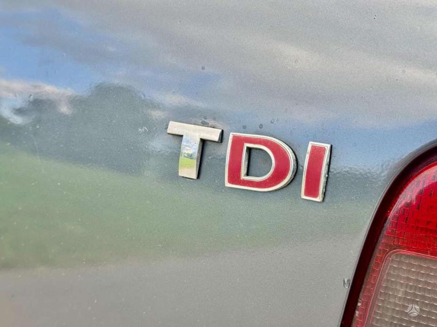 Melns Volkswagen Golf 2003 Radviliškis, ar dzinēja tilpumu 1.90 L un nobraukumu 274 tūkst. km par 1000 €, foto 11 vietnē AUTOMOTO.COM.LV