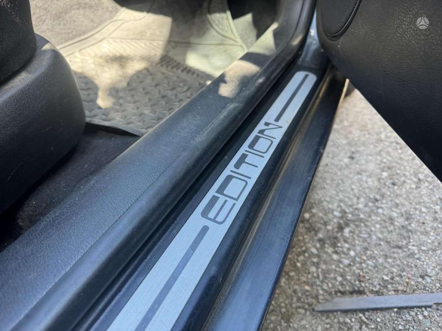 Melns Volkswagen Golf 2003 Radviliškis, ar dzinēja tilpumu 1.90 L un nobraukumu 274 tūkst. km par 1000 €, foto 12 vietnē AUTOMOTO.COM.LV