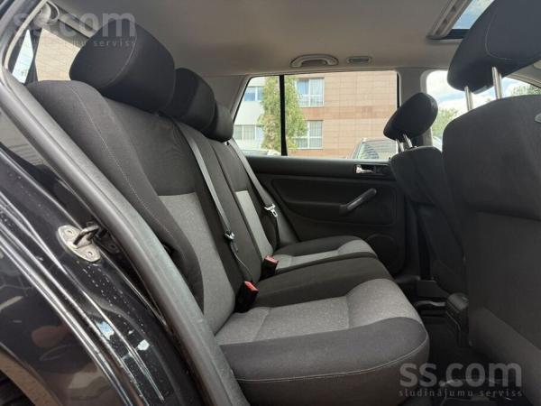 Black Volkswagen Golf 2003 in Riga, with an engine capacity of 1.60 L and mileage of 0 thousand km for 2000 €, photo 9 on AUTOMOTO.COM.LV