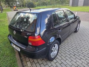 Melns Volkswagen Golf 2003 Bauska, ar dzinēja tilpumu 1.90 L un nobraukumu 381 tūkst. km par 2190 €, foto 6 vietnē AUTOMOTO.COM.LV