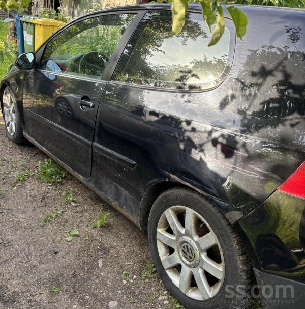 Melns Volkswagen Golf 2004 Jelgava, ar dzinēja tilpumu 1.90 L un nobraukumu 450 tūkst. km par 3300 €, foto 2 vietnē AUTOMOTO.COM.LV