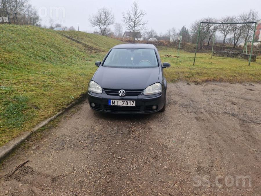 Black Volkswagen Golf 2004 in Rezekne, with an engine capacity of 2.00 L and mileage of 340 thousand km for 2500 €, photo 3 on AUTOMOTO.COM.LV