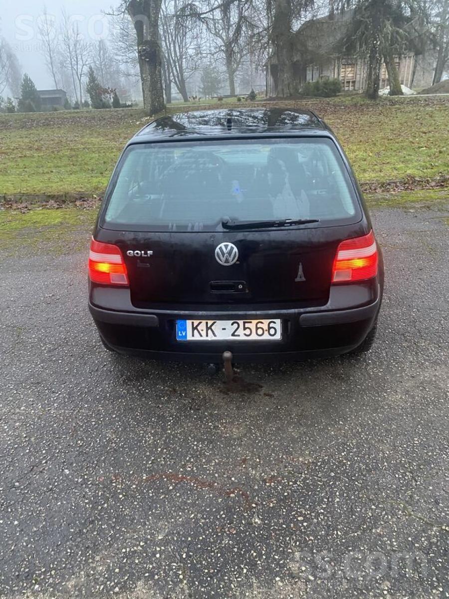Black Volkswagen Golf 2004 in Valmiera, with an engine capacity of 1.40 L and mileage of 288 thousand km for 1500 €, photo 2 on AUTOMOTO.COM.LV