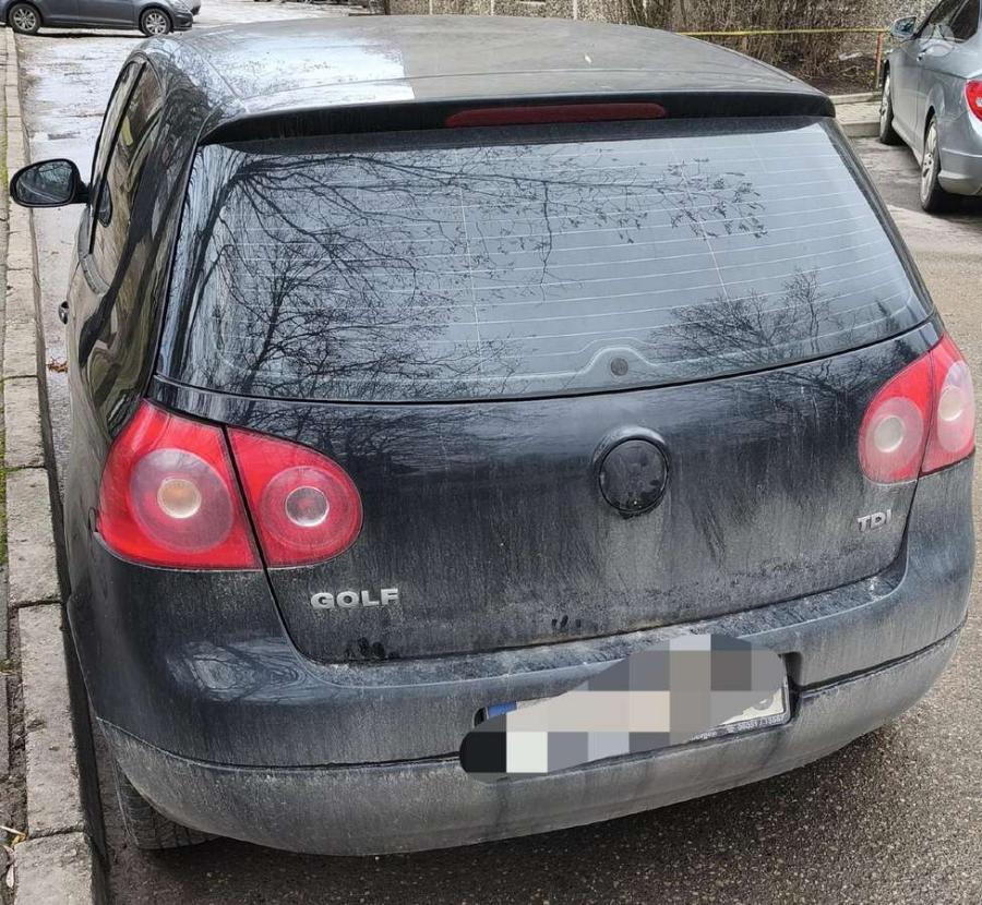 Black Volkswagen Golf 2004 in Kaunas, with an engine capacity of 1.90 L and mileage of 33 thousand km for 380 €, photo 3 on AUTOMOTO.COM.LV