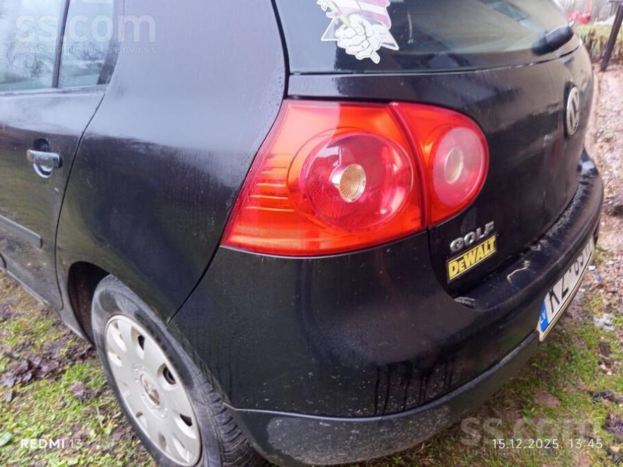 Black Volkswagen Golf 2004 in Ogre, with an engine capacity of 1.40 L and mileage of 306 thousand km for 700 €, photo 7 on AUTOMOTO.COM.LV