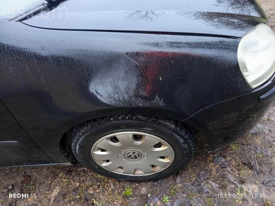 Black Volkswagen Golf 2004 in Ogre, with an engine capacity of 1.40 L and mileage of 306 thousand km for 700 €, photo 12 on AUTOMOTO.COM.LV