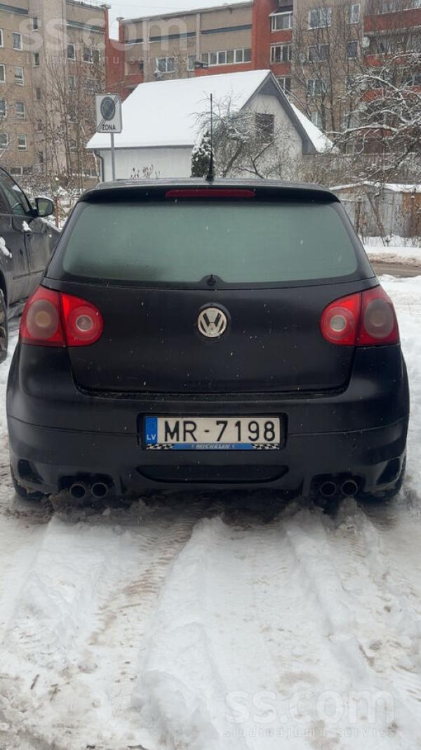 Black Volkswagen Golf 2004 in Rezekne, with an engine capacity of 2.00 L and mileage of 365 thousand km for 1650 €, photo 4 on AUTOMOTO.COM.LV