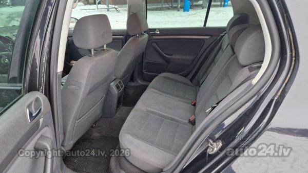 Melns Volkswagen Golf 2004 Tartu, ar dzinēja tilpumu 2.00 L un nobraukumu 377 tūkst. km par 1499 €, foto 7 vietnē AUTOMOTO.COM.LV