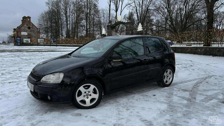 Melns Volkswagen Golf 2004 Viļņa, ar dzinēja tilpumu 2.00 L un nobraukumu 40 tūkst. km par 950 €, foto 2 vietnē AUTOMOTO.COM.LV