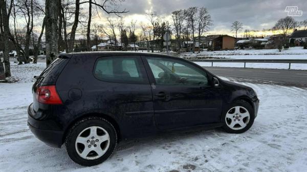 Black Volkswagen Golf 2004 in Vilnius, with an engine capacity of 2.00 L and mileage of 40 thousand km for 950 €, photo 4 on AUTOMOTO.COM.LV