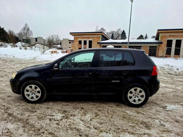 Melns Volkswagen Golf 2004 Kauņa, ar dzinēja tilpumu 1.90 L un nobraukumu 312 tūkst. km par 1850 €, foto 4 vietnē AUTOMOTO.COM.LV
