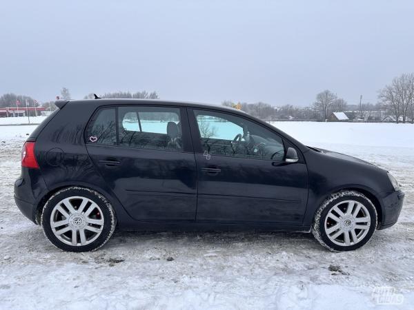 Black Volkswagen Golf 2004 in Siauliai, with an engine capacity of 2.00 L and mileage of 313 thousand km for 2850 €, photo 4 on AUTOMOTO.COM.LV