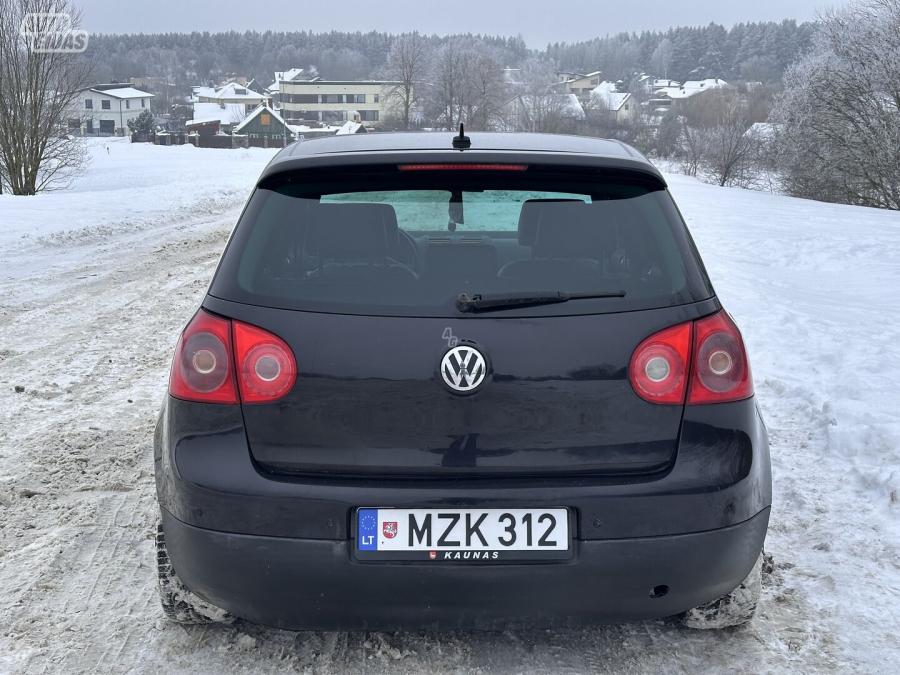 Melns Volkswagen Golf 2004 Šauļi, ar dzinēja tilpumu 2.00 L un nobraukumu 313 tūkst. km par 2850 €, foto 6 vietnē AUTOMOTO.COM.LV