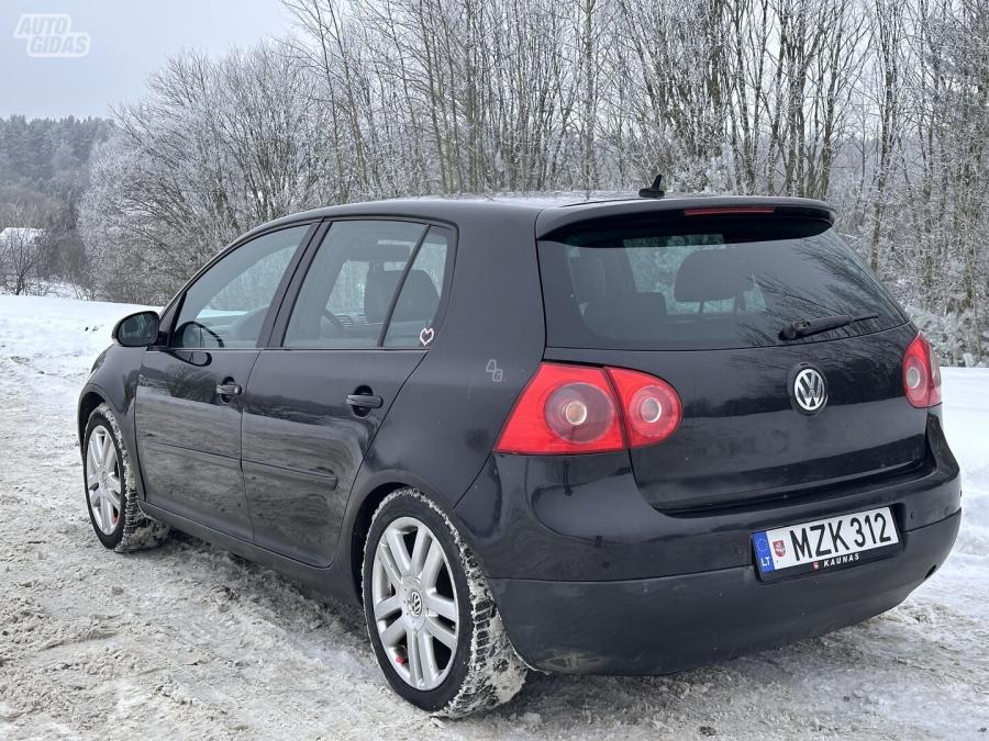 Melns Volkswagen Golf 2004 Šauļi, ar dzinēja tilpumu 2.00 L un nobraukumu 313 tūkst. km par 2850 €, foto 7 vietnē AUTOMOTO.COM.LV