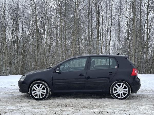 Black Volkswagen Golf 2004 in Siauliai, with an engine capacity of 2.00 L and mileage of 313 thousand km for 2850 €, photo 8 on AUTOMOTO.COM.LV
