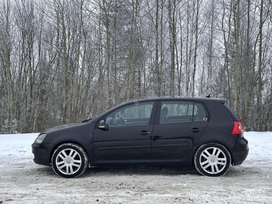 Melns Volkswagen Golf 2004 Šauļi, ar dzinēja tilpumu 2.00 L un nobraukumu 313 tūkst. km par 2850 €, foto 8 vietnē AUTOMOTO.COM.LV