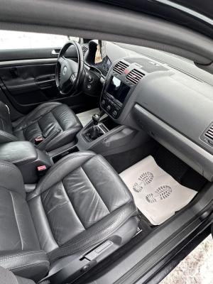 Melns Volkswagen Golf 2004 Šauļi, ar dzinēja tilpumu 2.00 L un nobraukumu 313 tūkst. km par 2850 €, foto 13 vietnē AUTOMOTO.COM.LV