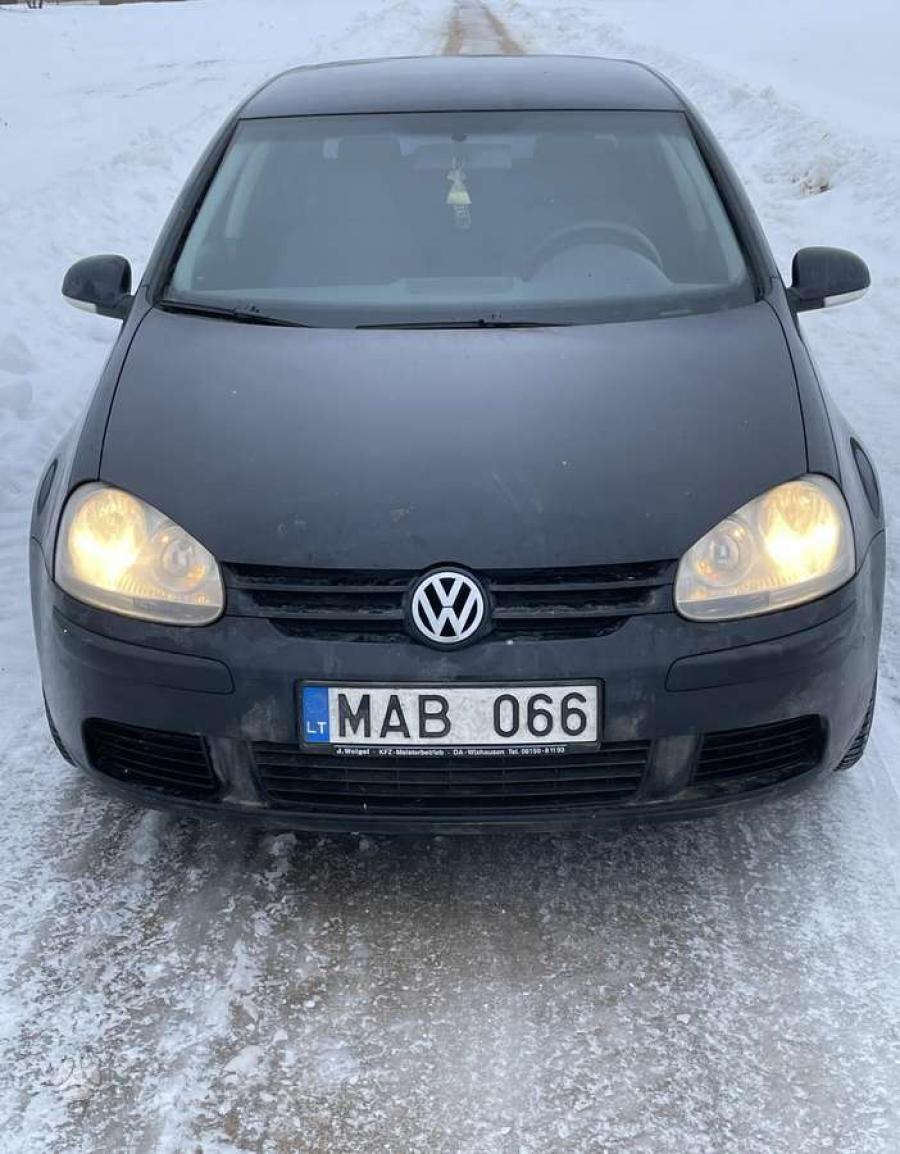 Melns Volkswagen Golf 2004 Šalčininkai, ar dzinēja tilpumu 1.60 L un nobraukumu 243 tūkst. km par 1850 €, foto 1 vietnē AUTOMOTO.COM.LV
