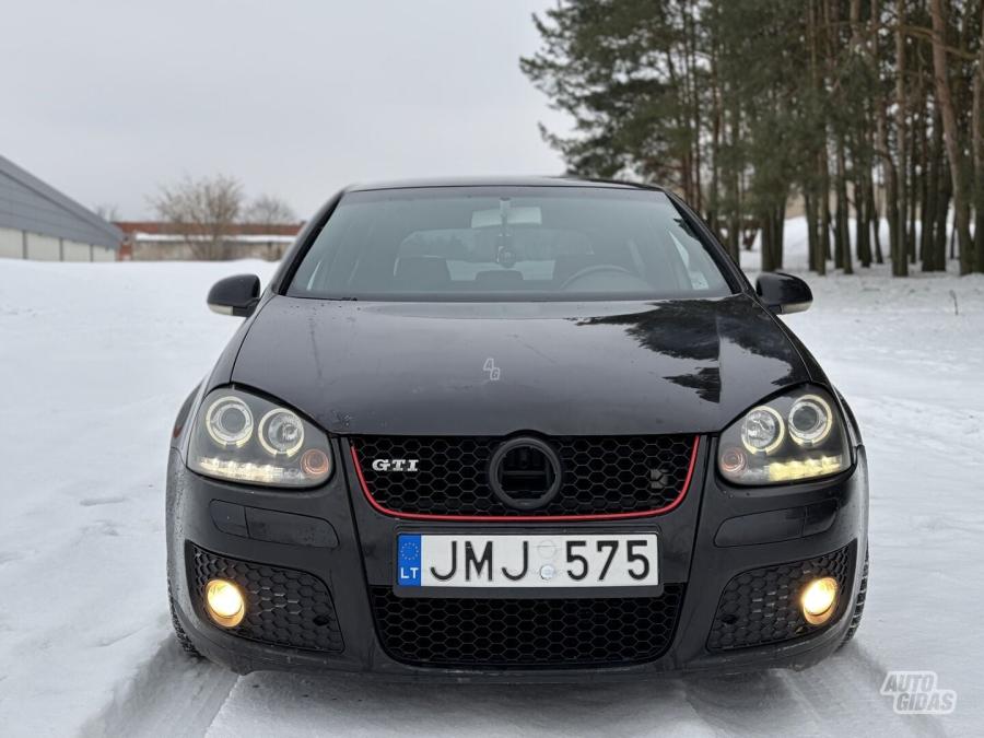 Black Volkswagen Golf 2004 in Jonava, with an engine capacity of 2.00 L and mileage of 400 thousand km for 1200 €, photo 3 on AUTOMOTO.COM.LV