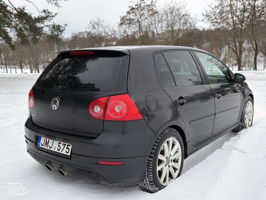 Black Volkswagen Golf 2004 in Jonava, with an engine capacity of 2.00 L and mileage of 400 thousand km for 1200 €, photo 7 on AUTOMOTO.COM.LV