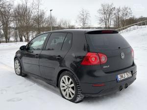 Black Volkswagen Golf 2004 in Jonava, with an engine capacity of 2.00 L and mileage of 400 thousand km for 1200 €, photo 9 on AUTOMOTO.COM.LV
