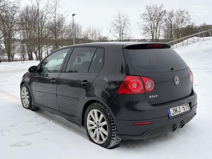 Black Volkswagen Golf 2004 in Jonava, with an engine capacity of 2.00 L and mileage of 400 thousand km for 1200 €, photo 9 on AUTOMOTO.COM.LV