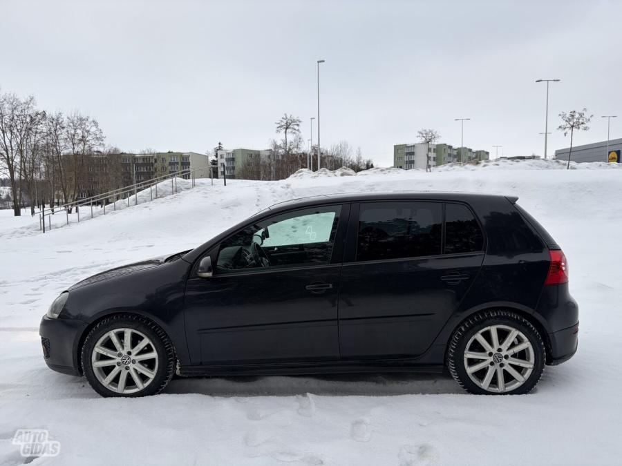 Black Volkswagen Golf 2004 in Jonava, with an engine capacity of 2.00 L and mileage of 400 thousand km for 1200 €, photo 10 on AUTOMOTO.COM.LV