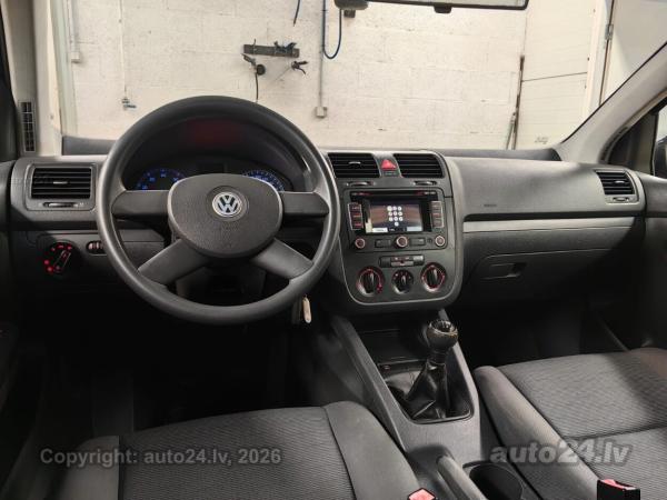 Melns Volkswagen Golf 2004 Viljandi, ar dzinēja tilpumu 1.40 L un nobraukumu 193 tūkst. km par 3190 €, foto 4 vietnē AUTOMOTO.COM.LV