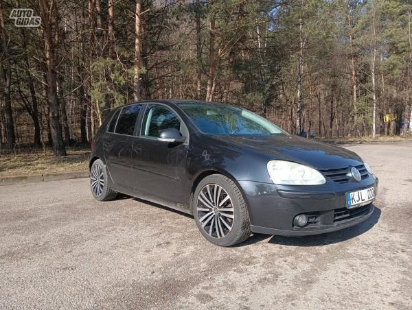 Melns Volkswagen Golf 2004 Viļņa, ar dzinēja tilpumu 2.00 L un nobraukumu 310 tūkst. km par 1300 €, foto 1 vietnē AUTOMOTO.COM.LV