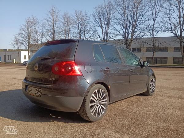 Melns Volkswagen Golf 2004 Viļņa, ar dzinēja tilpumu 2.00 L un nobraukumu 310 tūkst. km par 1300 €, foto 4 vietnē AUTOMOTO.COM.LV