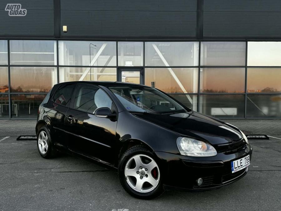 Black Volkswagen Golf 2004 in Panevezys, with an engine capacity of 2.00 L and mileage of 372 thousand km for 1180 €, photo 1 on AUTOMOTO.COM.LV