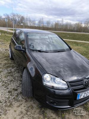 Black Volkswagen Golf 2004 in Pakruojis, with an engine capacity of 2.00 L and mileage of 300 thousand km for 2200 €, photo 4 on AUTOMOTO.COM.LV