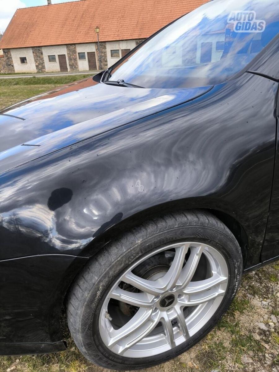 Black Volkswagen Golf 2004 in Pakruojis, with an engine capacity of 2.00 L and mileage of 300 thousand km for 2200 €, photo 12 on AUTOMOTO.COM.LV